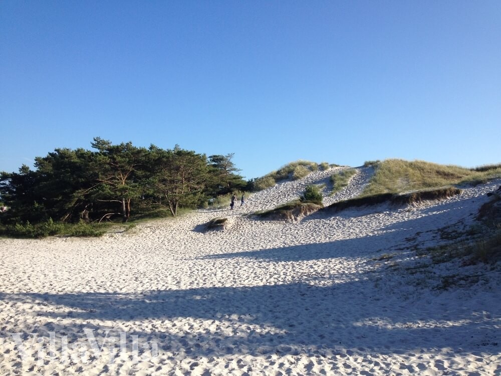 Stor lyxstuga med pool i Dueodde på Bornholm. Hyr den här.